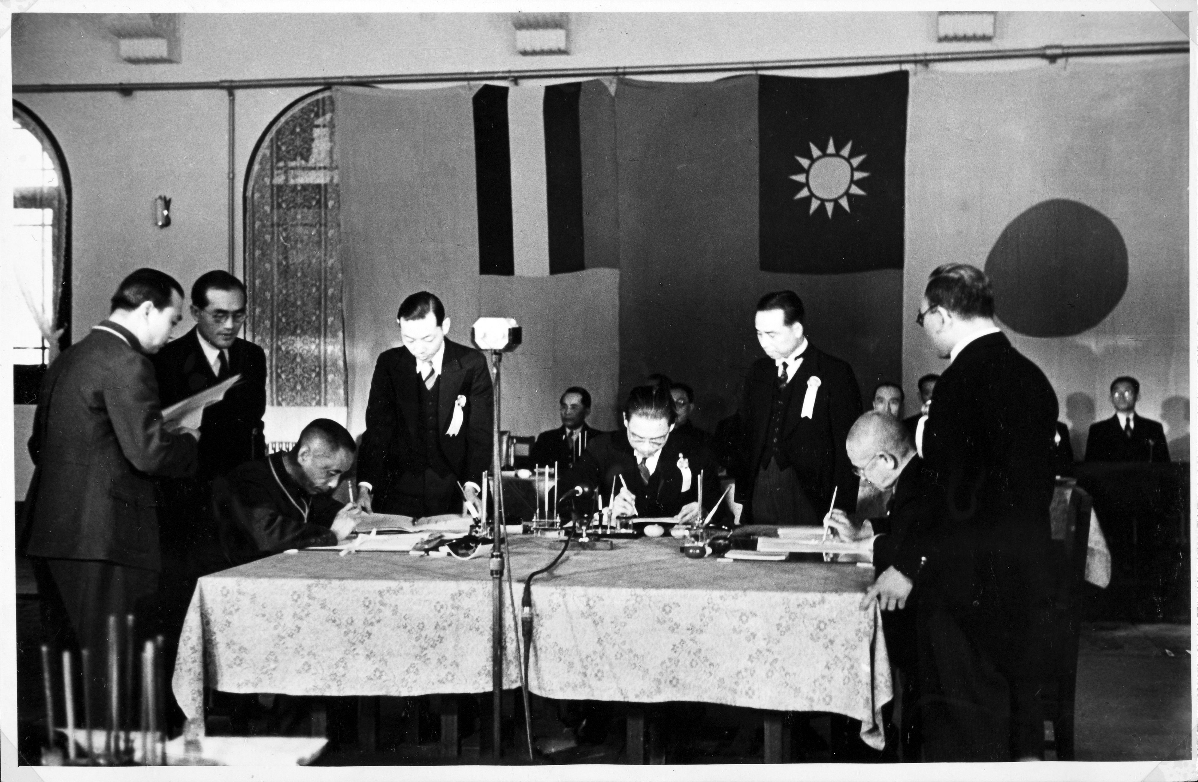 Signing of Japan-Manchukuo-China Joint Declaration · Cultures of ...