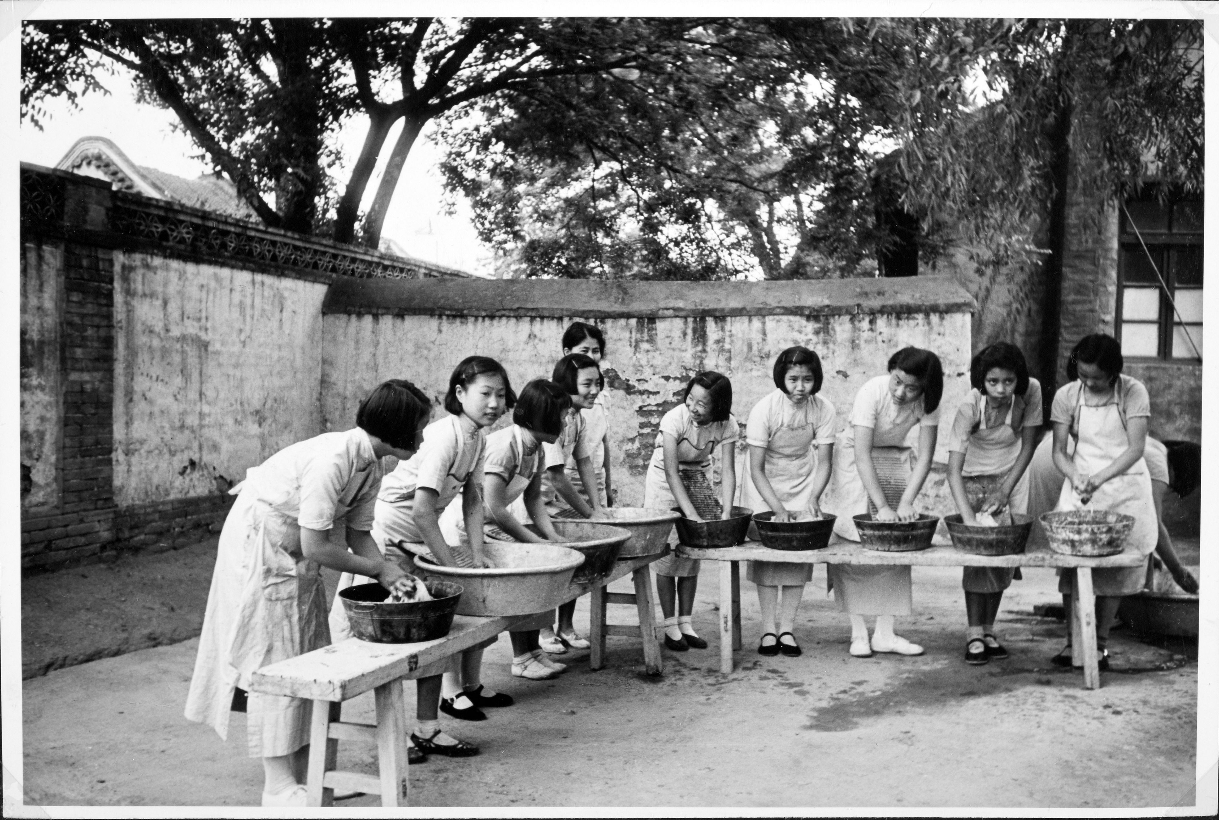 Washing hour · Cultures of Occupation in Twentieth Century Asia